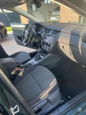Green Skoda Octavia 2015 in Jonava, with an engine capacity of 1.97 L and mileage of 350 thousand km for 5850 €, photo 23 on AUTOMOTO.COM.LV