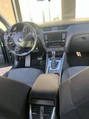 Green Skoda Octavia 2015 in Jonava, with an engine capacity of 1.97 L and mileage of 350 thousand km for 5850 €, photo 25 on AUTOMOTO.COM.LV