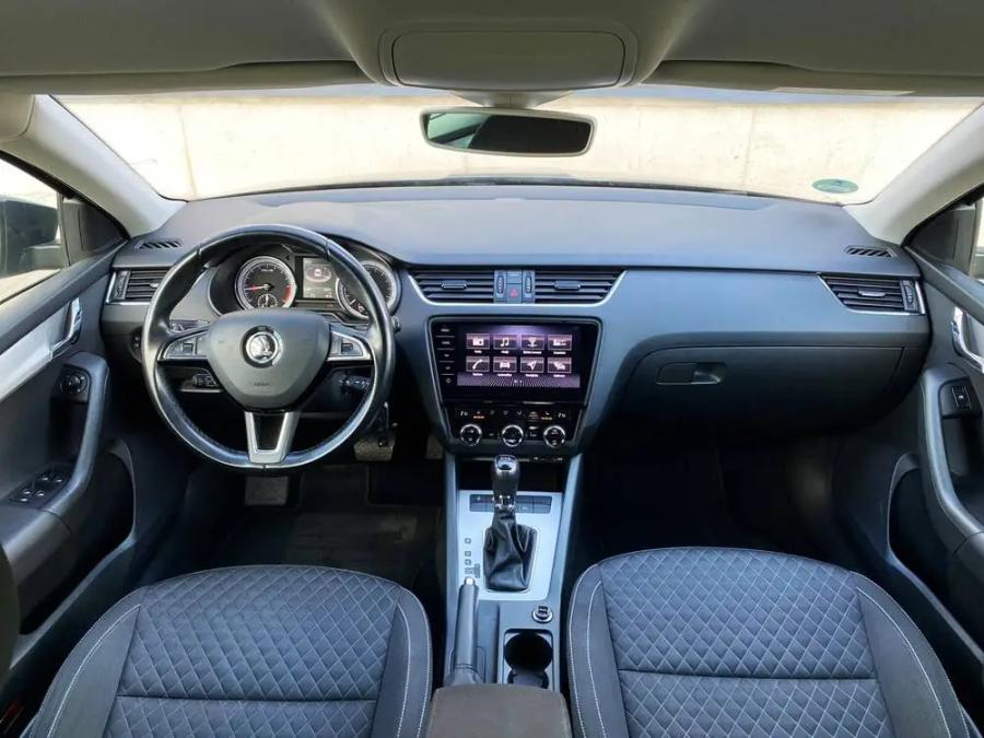 Zaļš Skoda Octavia 2017 Cēsis, ar dzinēja tilpumu 2.00 L un nobraukumu 313 tūkst. km par 8899 €, foto 14 vietnē AUTOMOTO.COM.LV