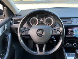 Zaļš Skoda Octavia 2017 Cēsis, ar dzinēja tilpumu 2.00 L un nobraukumu 313 tūkst. km par 8899 €, foto 15 vietnē AUTOMOTO.COM.LV