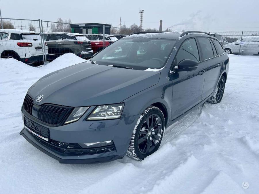 Green Skoda Octavia 2020 in Marijampole, with an engine capacity of 1.60 L and mileage of 225 thousand km for 13552 €, photo 2 on AUTOMOTO.COM.LV