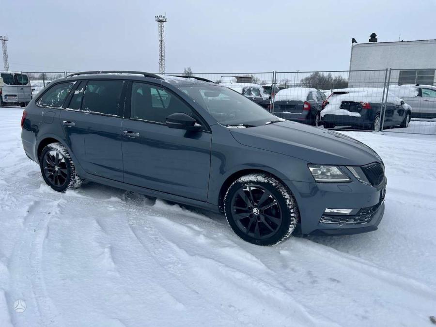 Green Skoda Octavia 2020 in Marijampole, with an engine capacity of 1.60 L and mileage of 225 thousand km for 13552 €, photo 9 on AUTOMOTO.COM.LV