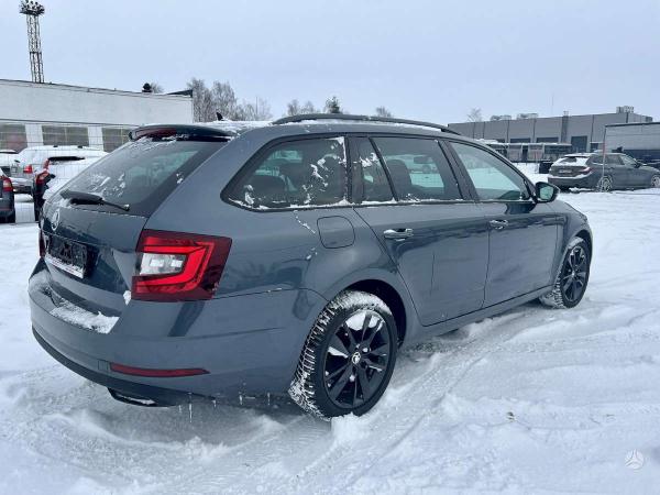 Green Skoda Octavia 2020 in Marijampole, with an engine capacity of 1.60 L and mileage of 225 thousand km for 13552 €, photo 7 on AUTOMOTO.COM.LV