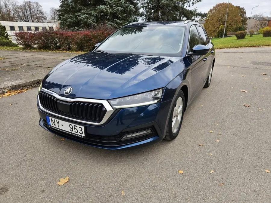 Green Skoda Octavia 2020 in Jekabpils, with an engine capacity of 2.00 L and mileage of 169 thousand km for 16250 €, photo 3 on AUTOMOTO.COM.LV