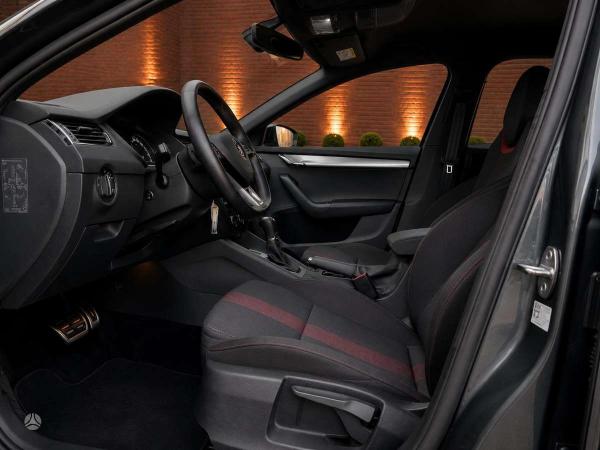 Green Skoda Octavia 2020 in Marijampole, with an engine capacity of 1.60 L and mileage of 225 thousand km for 13431 €, photo 9 on AUTOMOTO.COM.LV