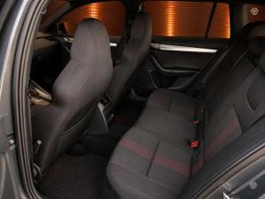 Green Skoda Octavia 2020 in Marijampole, with an engine capacity of 1.60 L and mileage of 225 thousand km for 13310 €, photo 22 on AUTOMOTO.COM.LV