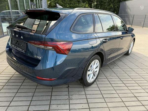 Green Skoda Octavia 2023 in Kaunas, with an engine capacity of 1.00 L and mileage of 194 thousand km for 14700 €, photo 4 on AUTOMOTO.COM.LV