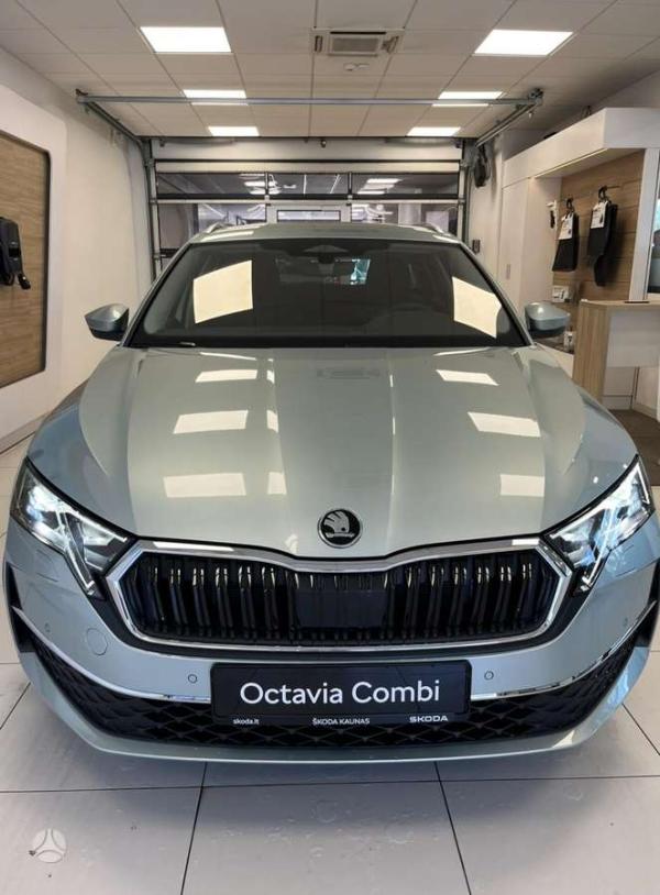 Green Skoda Octavia 2026 in Kaunas, with an engine capacity of 1.50 L and mileage of 5 thousand km for 31920 €, photo 3 on AUTOMOTO.COM.LV
