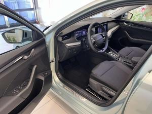 Green Skoda Octavia 2026 in Kaunas, with an engine capacity of 1.50 L and mileage of 5 thousand km for 31920 €, photo 11 on AUTOMOTO.COM.LV