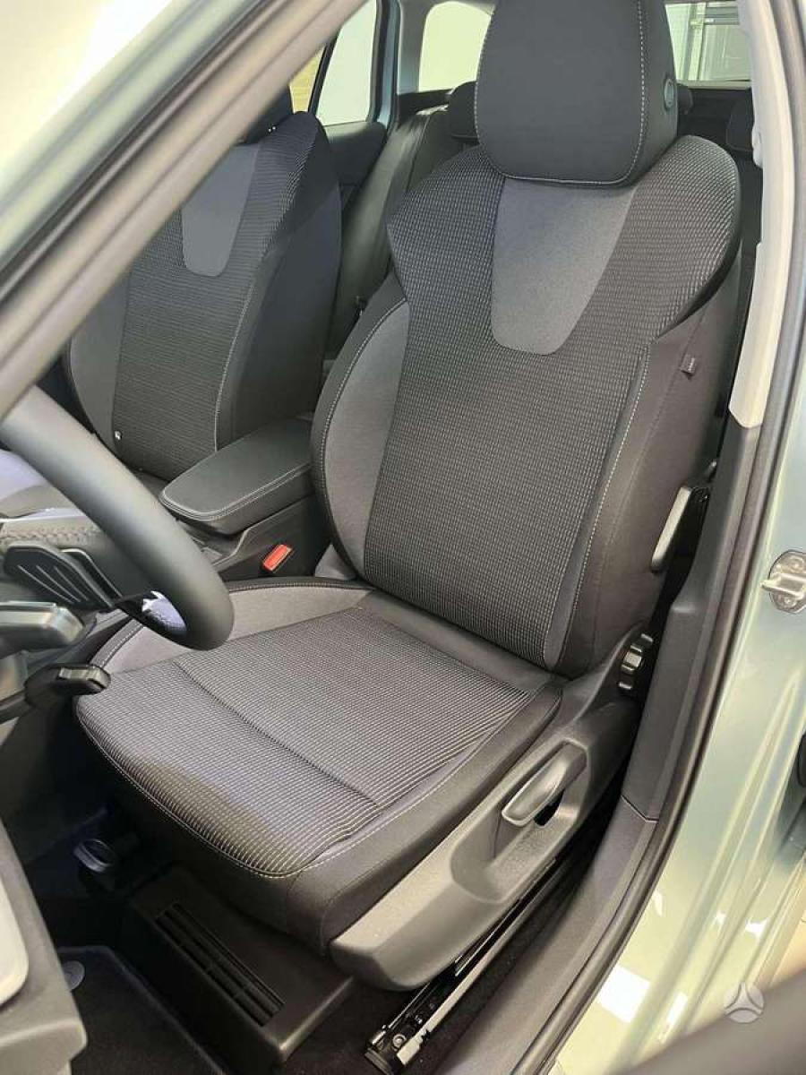 Green Skoda Octavia 2026 in Kaunas, with an engine capacity of 1.50 L and mileage of 5 thousand km for 31920 €, photo 12 on AUTOMOTO.COM.LV