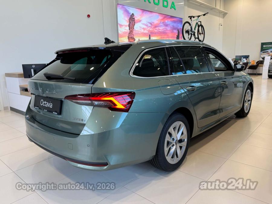 Green Skoda Octavia 2026 in Paide, with an engine capacity of 1.50 L and mileage of 0 thousand km for 33090 €, photo 4 on AUTOMOTO.COM.LV