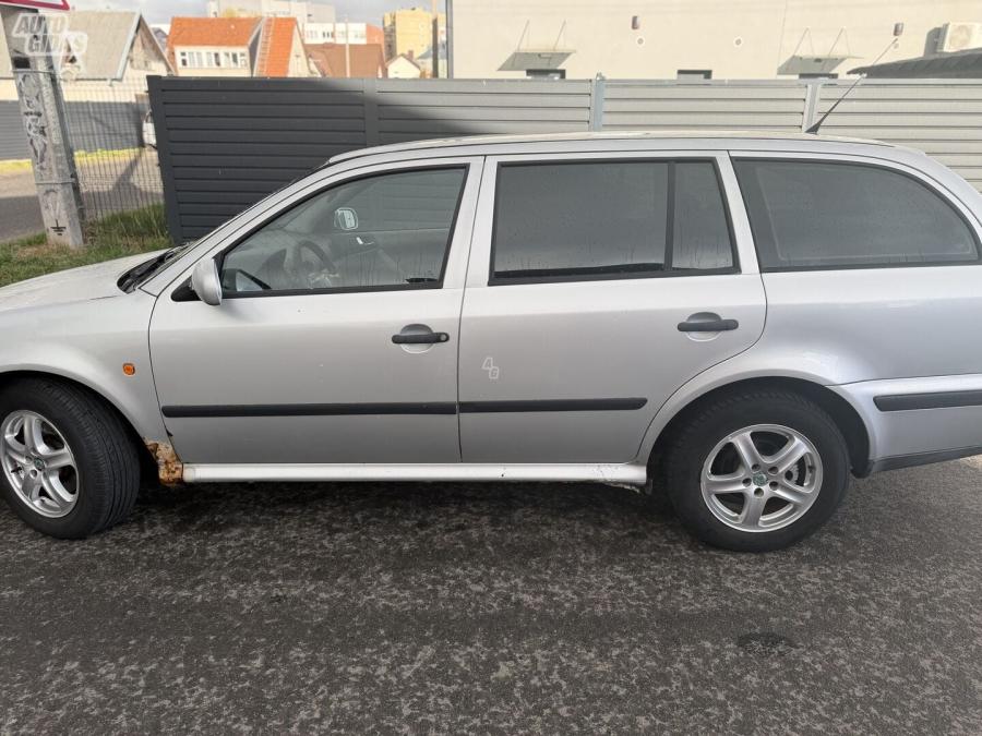 Pelēks Skoda Octavia 1999 Kauņa, ar dzinēja tilpumu 1.90 L un nobraukumu 499 tūkst. km par 999 €, foto 8 vietnē AUTOMOTO.COM.LV