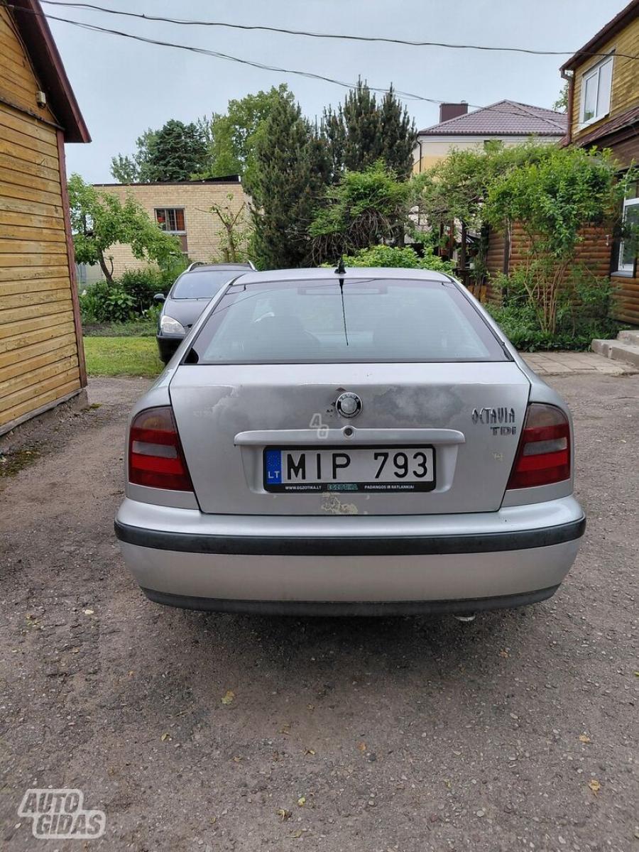 Grey Skoda Octavia 2000 in Panevezys, with an engine capacity of 1.90 L and mileage of 376 thousand km for 500 €, photo 8 on AUTOMOTO.COM.LV