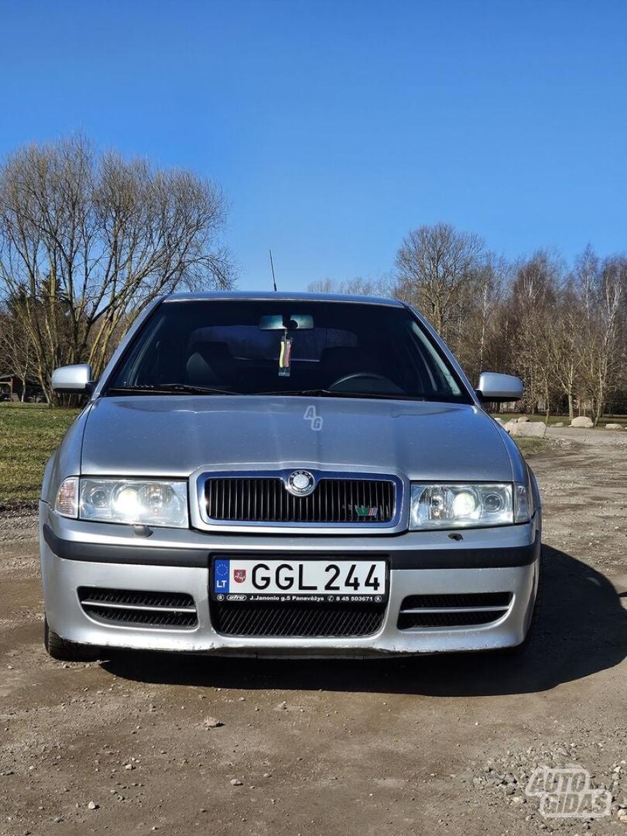 Pelēks Skoda Octavia 2002 Panevēža, ar dzinēja tilpumu 1.80 L un nobraukumu 220 tūkst. km par 5000 €, foto 2 vietnē AUTOMOTO.COM.LV