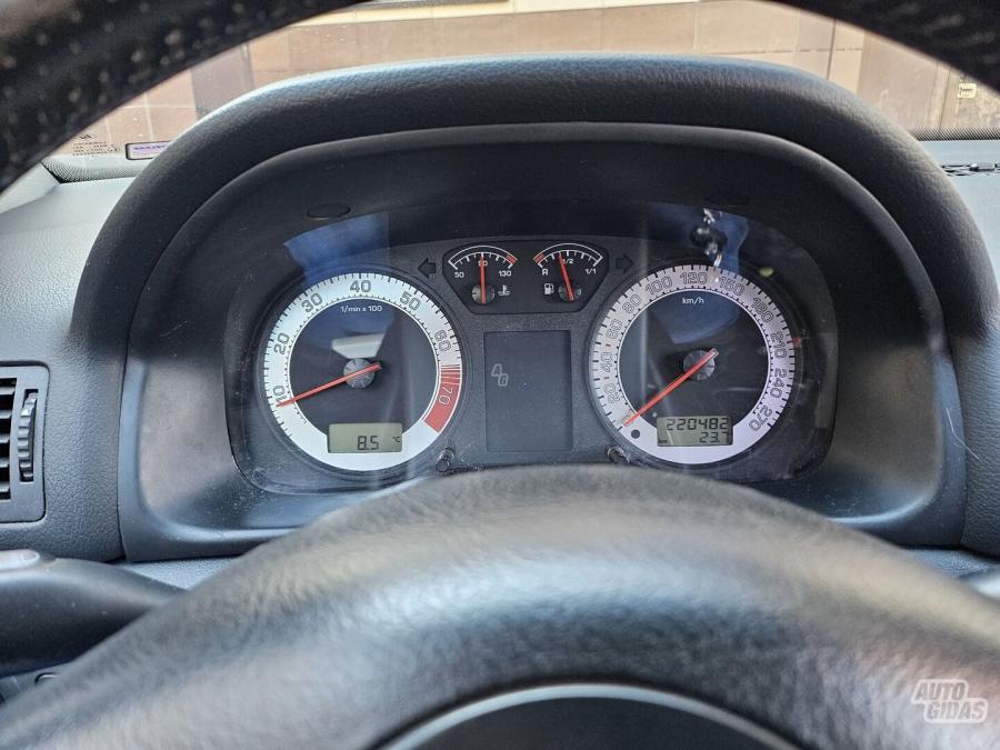 Серый Шкода Октавия 2002 в Паневежис, объемом двигателя 1.80 л и пробегом 220 тыс. км за 3400 €, фото 16 на AUTOMOTO.COM.LV