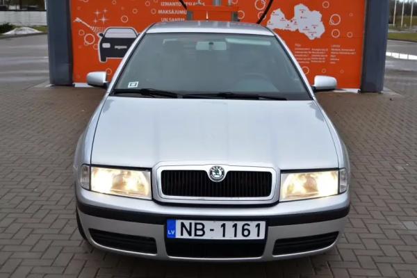 Pelēks Skoda Octavia 2003 Jēkabpils, ar dzinēja tilpumu 1.90 L un nobraukumu 318 tūkst. km par 2600 €, foto 4 vietnē AUTOMOTO.COM.LV