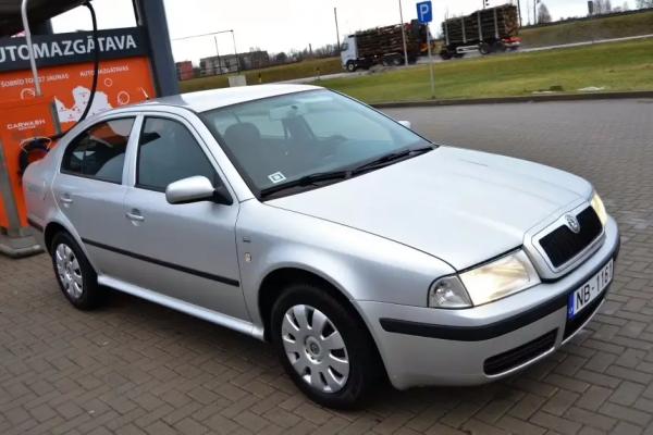Pelēks Skoda Octavia 2003 Jēkabpils, ar dzinēja tilpumu 1.90 L un nobraukumu 318 tūkst. km par 2600 €, foto 5 vietnē AUTOMOTO.COM.LV