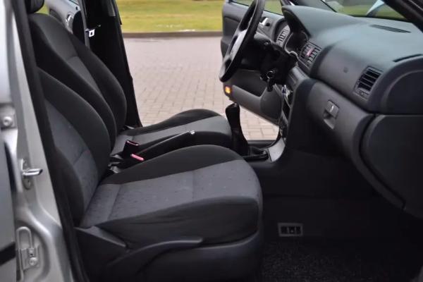 Pelēks Skoda Octavia 2003 Jēkabpils, ar dzinēja tilpumu 1.90 L un nobraukumu 318 tūkst. km par 2600 €, foto 8 vietnē AUTOMOTO.COM.LV
