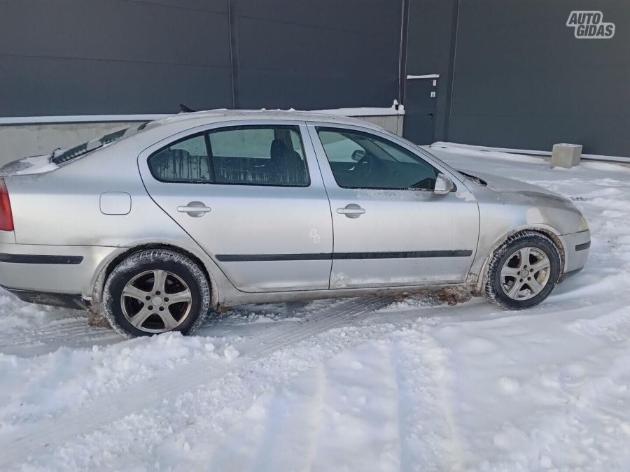 Grey Skoda Octavia 2004 in Siauliai, with an engine capacity of 1.90 L and mileage of 389 thousand km for 750 €, photo 4 on AUTOMOTO.COM.LV