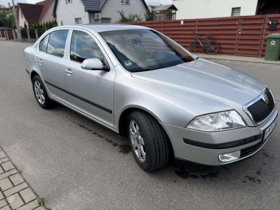 Pelēks Skoda Octavia 2004 Kauņa, ar dzinēja tilpumu 1.90 L un nobraukumu 342 tūkst. km par 1590 €, foto 6 vietnē AUTOMOTO.COM.LV