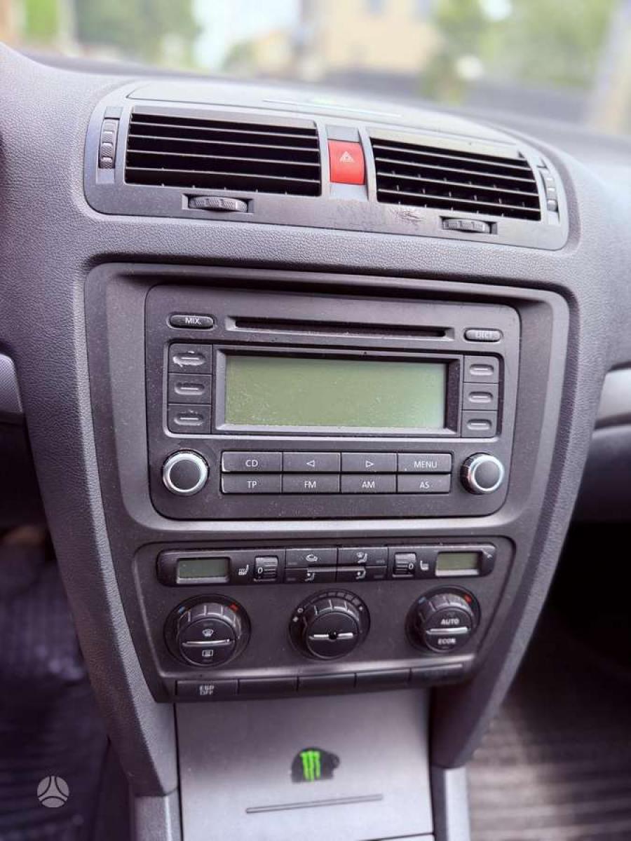 Pelēks Skoda Octavia 2004 Kauņa, ar dzinēja tilpumu 1.90 L un nobraukumu 342 tūkst. km par 1590 €, foto 26 vietnē AUTOMOTO.COM.LV
