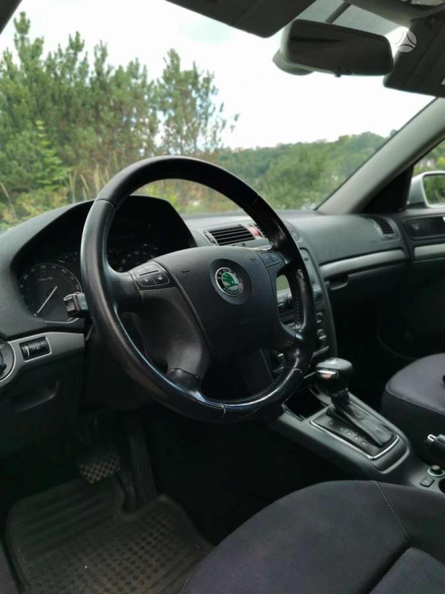 Pelēks Skoda Octavia 2005 Kauņa, ar dzinēja tilpumu 1.90 L un nobraukumu 333 tūkst. km par 2499 €, foto 34 vietnē AUTOMOTO.COM.LV