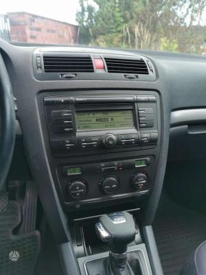 Pelēks Skoda Octavia 2005 Kauņa, ar dzinēja tilpumu 1.90 L un nobraukumu 333 tūkst. km par 2499 €, foto 37 vietnē AUTOMOTO.COM.LV