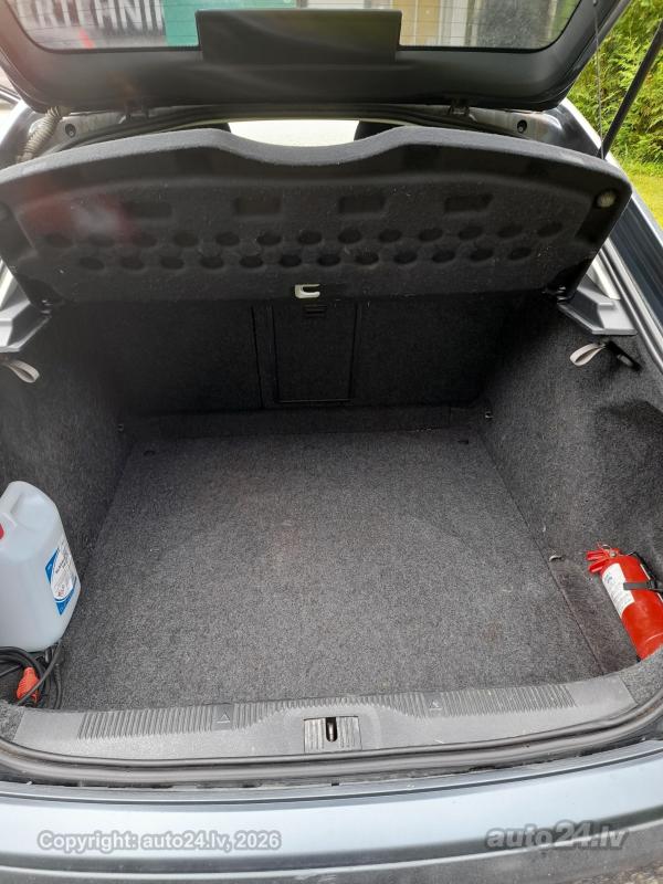 Grey Skoda Octavia 2005 in Tallinn, with an engine capacity of 1.60 L and mileage of 340 thousand km for 1499 €, photo 9 on AUTOMOTO.COM.LV