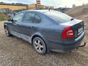 Grey Skoda Octavia 2005 in Vilnius, with an engine capacity of 1.90 L and mileage of 304 thousand km for 550 €, photo 4 on AUTOMOTO.COM.LV
