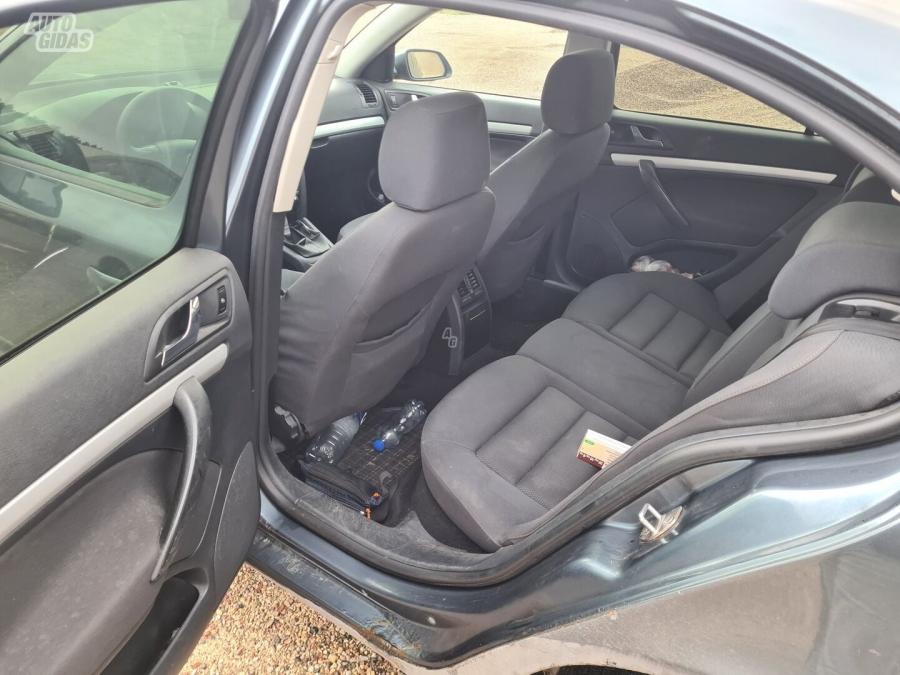 Grey Skoda Octavia 2005 in Vilnius, with an engine capacity of 1.90 L and mileage of 304 thousand km for 550 €, photo 8 on AUTOMOTO.COM.LV