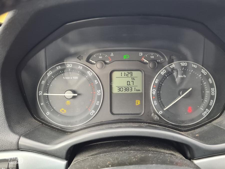 Grey Skoda Octavia 2005 in Vilnius, with an engine capacity of 1.90 L and mileage of 304 thousand km for 550 €, photo 10 on AUTOMOTO.COM.LV