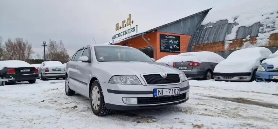 Pelēks Skoda Octavia 2006 Valmiera, ar dzinēja tilpumu 1.90 L un nobraukumu 580 tūkst. km par 970 €, foto 1 vietnē AUTOMOTO.COM.LV
