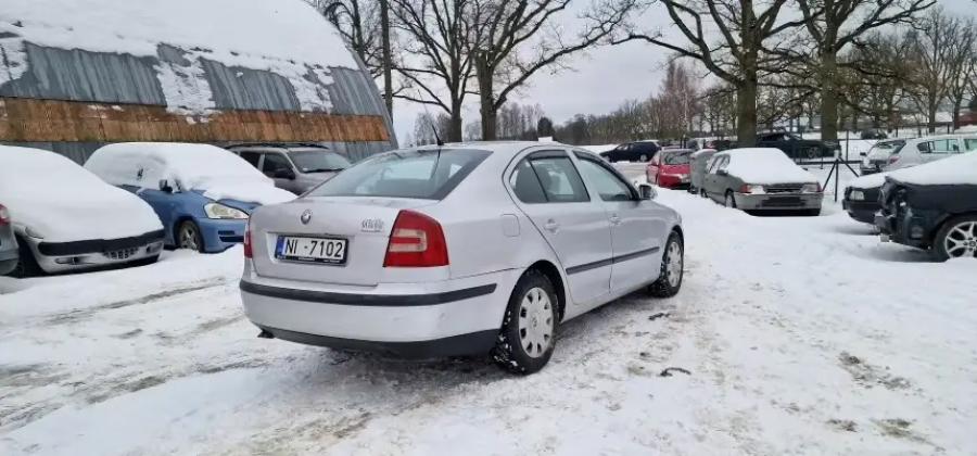 Pelēks Skoda Octavia 2006 Valmiera, ar dzinēja tilpumu 1.90 L un nobraukumu 580 tūkst. km par 970 €, foto 4 vietnē AUTOMOTO.COM.LV