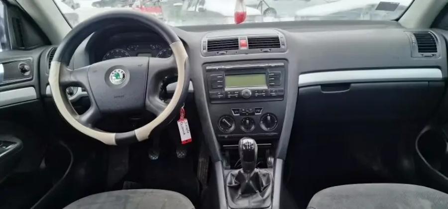 Pelēks Skoda Octavia 2006 Valmiera, ar dzinēja tilpumu 1.90 L un nobraukumu 580 tūkst. km par 970 €, foto 10 vietnē AUTOMOTO.COM.LV