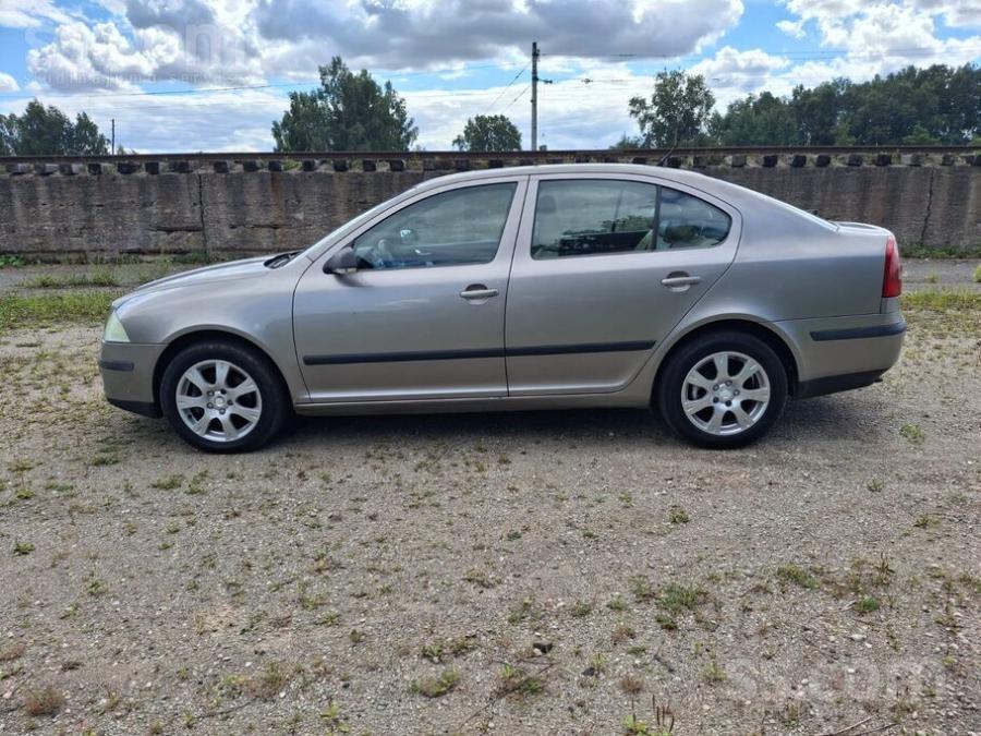 Grey Skoda Octavia 2006 in Tukums, with an engine capacity of 2.00 L and mileage of 368 thousand km for 1990 €, photo 6 on AUTOMOTO.COM.LV