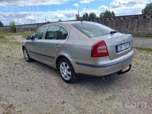 Grey Skoda Octavia 2006 in Tukums, with an engine capacity of 2.00 L and mileage of 368 thousand km for 1990 €, photo 7 on AUTOMOTO.COM.LV