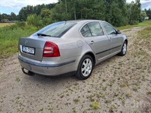 Grey Skoda Octavia 2006 in Tukums, with an engine capacity of 2.00 L and mileage of 368 thousand km for 1990 €, photo 8 on AUTOMOTO.COM.LV
