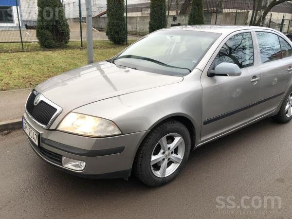 Grey Skoda Octavia 2007 in Riga, with an engine capacity of 1.60 L and mileage of 260 thousand km for 1600 €, photo 4 on AUTOMOTO.COM.LV