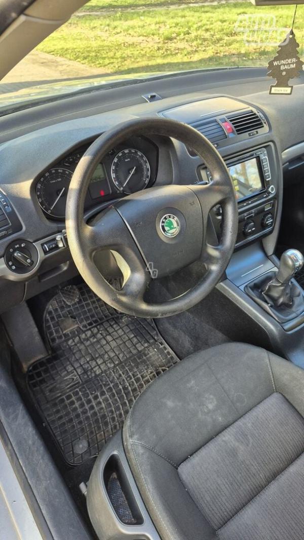 Pelēks Skoda Octavia 2007 Kaišiadorys, ar dzinēja tilpumu 2.00 L un nobraukumu 254 tūkst. km par 1250 €, foto 7 vietnē AUTOMOTO.COM.LV