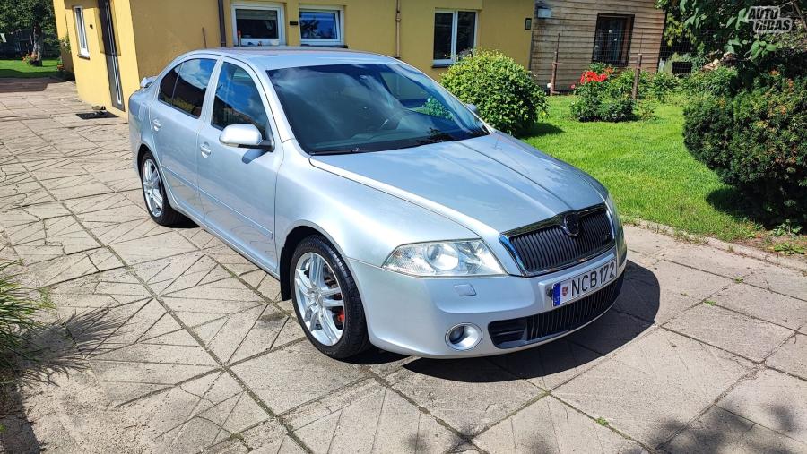 Grey Skoda Octavia 2007 in Siauliai, with an engine capacity of 2.00 L and mileage of 282 thousand km for 1000 €, photo 4 on AUTOMOTO.COM.LV