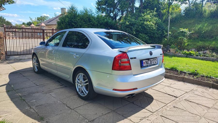 Grey Skoda Octavia 2007 in Siauliai, with an engine capacity of 2.00 L and mileage of 282 thousand km for 1000 €, photo 8 on AUTOMOTO.COM.LV