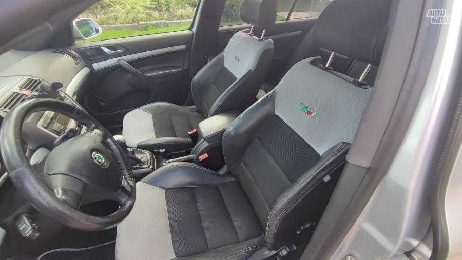 Grey Skoda Octavia 2007 in Siauliai, with an engine capacity of 2.00 L and mileage of 282 thousand km for 1000 €, photo 15 on AUTOMOTO.COM.LV