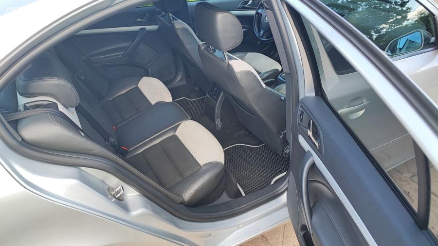 Grey Skoda Octavia 2007 in Siauliai, with an engine capacity of 2.00 L and mileage of 282 thousand km for 1000 €, photo 16 on AUTOMOTO.COM.LV