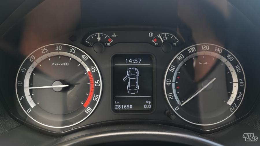 Grey Skoda Octavia 2007 in Siauliai, with an engine capacity of 2.00 L and mileage of 282 thousand km for 1000 €, photo 20 on AUTOMOTO.COM.LV