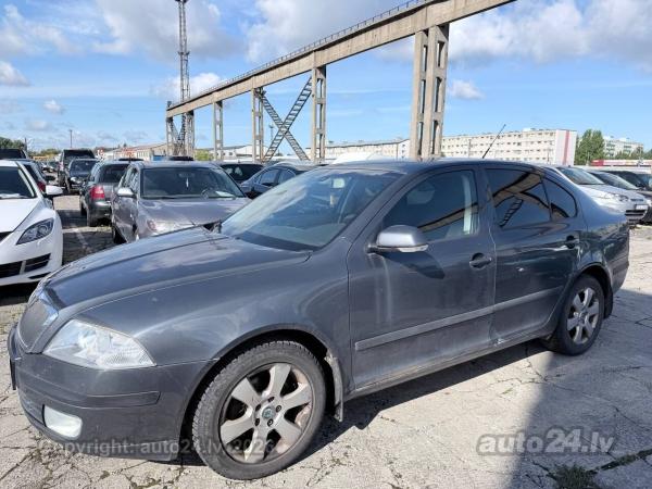 Pelēks Skoda Octavia 2007 Tallina, ar dzinēja tilpumu 2.00 L un nobraukumu 363 tūkst. km par 899 €, foto 3 vietnē AUTOMOTO.COM.LV