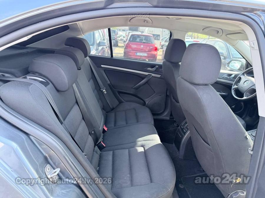 Grey Skoda Octavia 2007 in Tallinn, with an engine capacity of 2.00 L and mileage of 363 thousand km for 899 €, photo 8 on AUTOMOTO.COM.LV