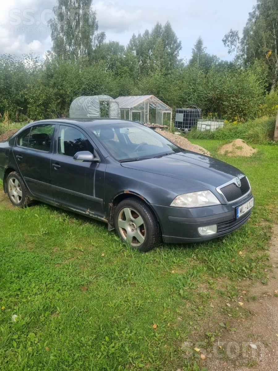Grey Skoda Octavia 2007 in Valmiera, with an engine capacity of 1.60 L and mileage of 306 thousand km for 400 €, photo 1 on AUTOMOTO.COM.LV