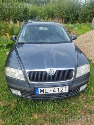 Grey Skoda Octavia 2007 in Valmiera, with an engine capacity of 1.60 L and mileage of 306 thousand km for 400 €, photo 3 on AUTOMOTO.COM.LV