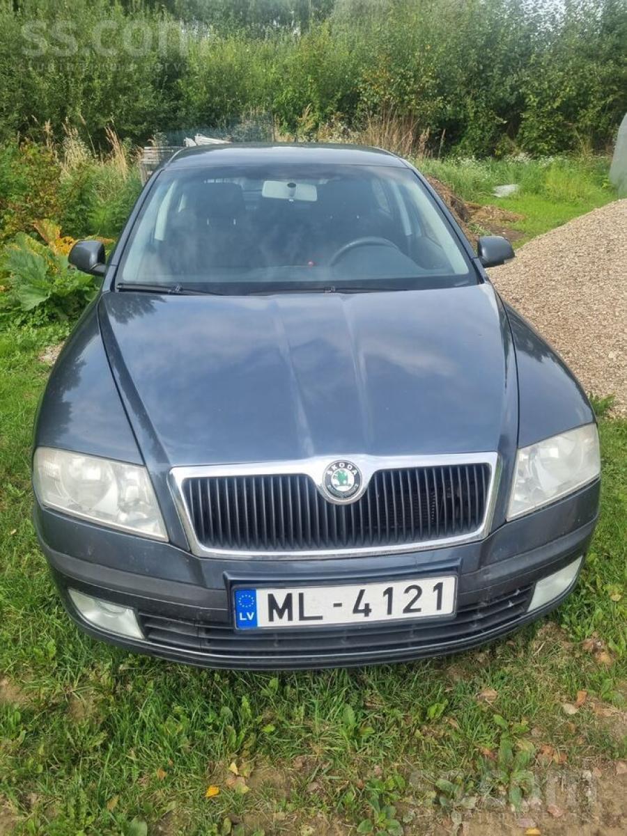 Grey Skoda Octavia 2007 in Valmiera, with an engine capacity of 1.60 L and mileage of 306 thousand km for 400 €, photo 3 on AUTOMOTO.COM.LV