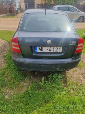 Grey Skoda Octavia 2007 in Valmiera, with an engine capacity of 1.60 L and mileage of 306 thousand km for 400 €, photo 5 on AUTOMOTO.COM.LV